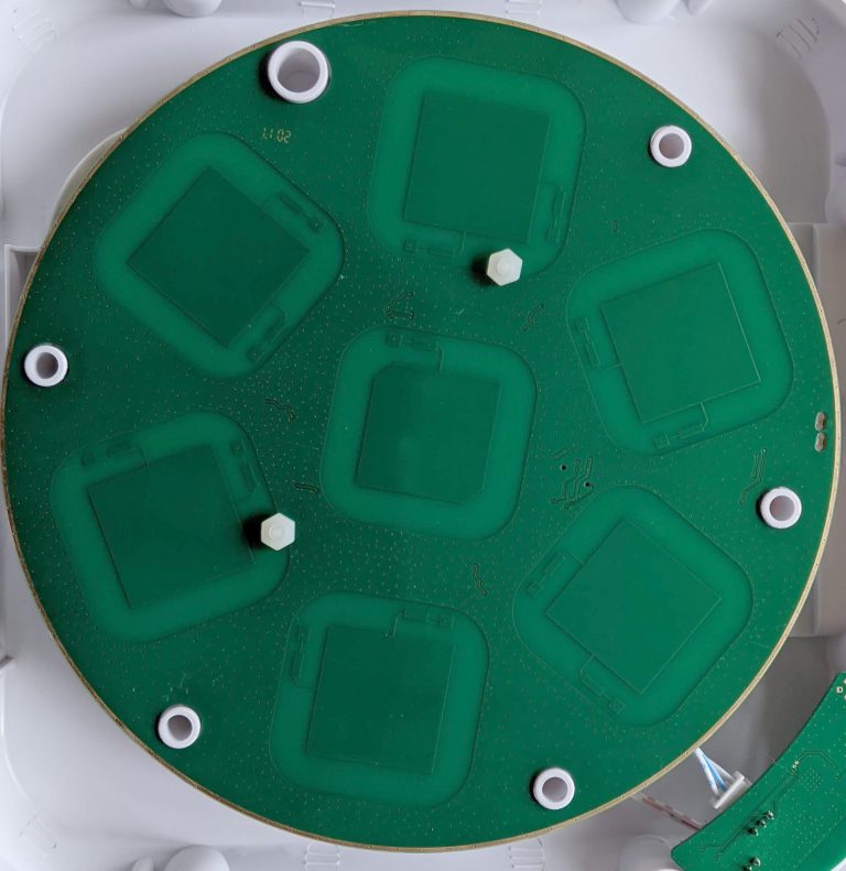 Bluetooth Direction Finding Antenna Arrays Beaconzone Blog 